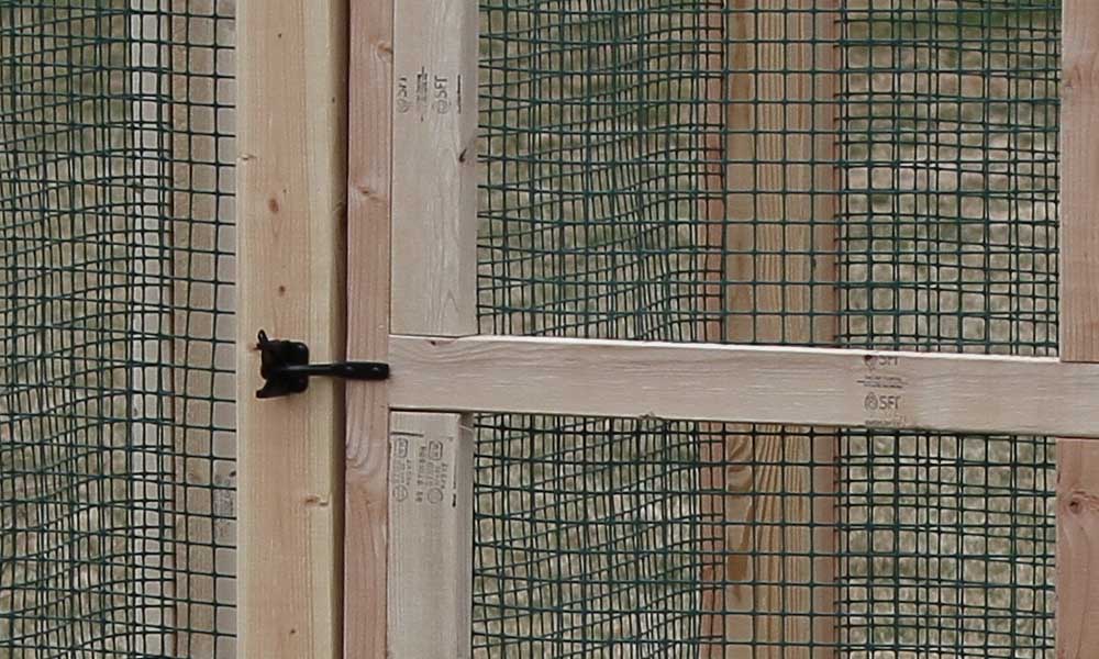 DIY Garden Enclosure – Clover and Thyme